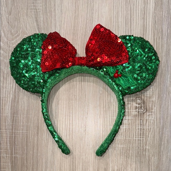 Disney | Accessories | Disneyland Disney Resort Festive Green And Red ...